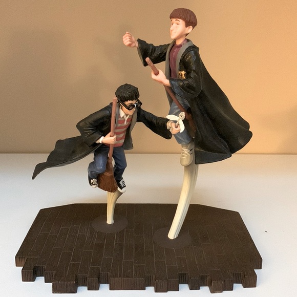 Warner Bros. | Accents | 2 Warner Brothers Harry Potter Flying Figures ...
